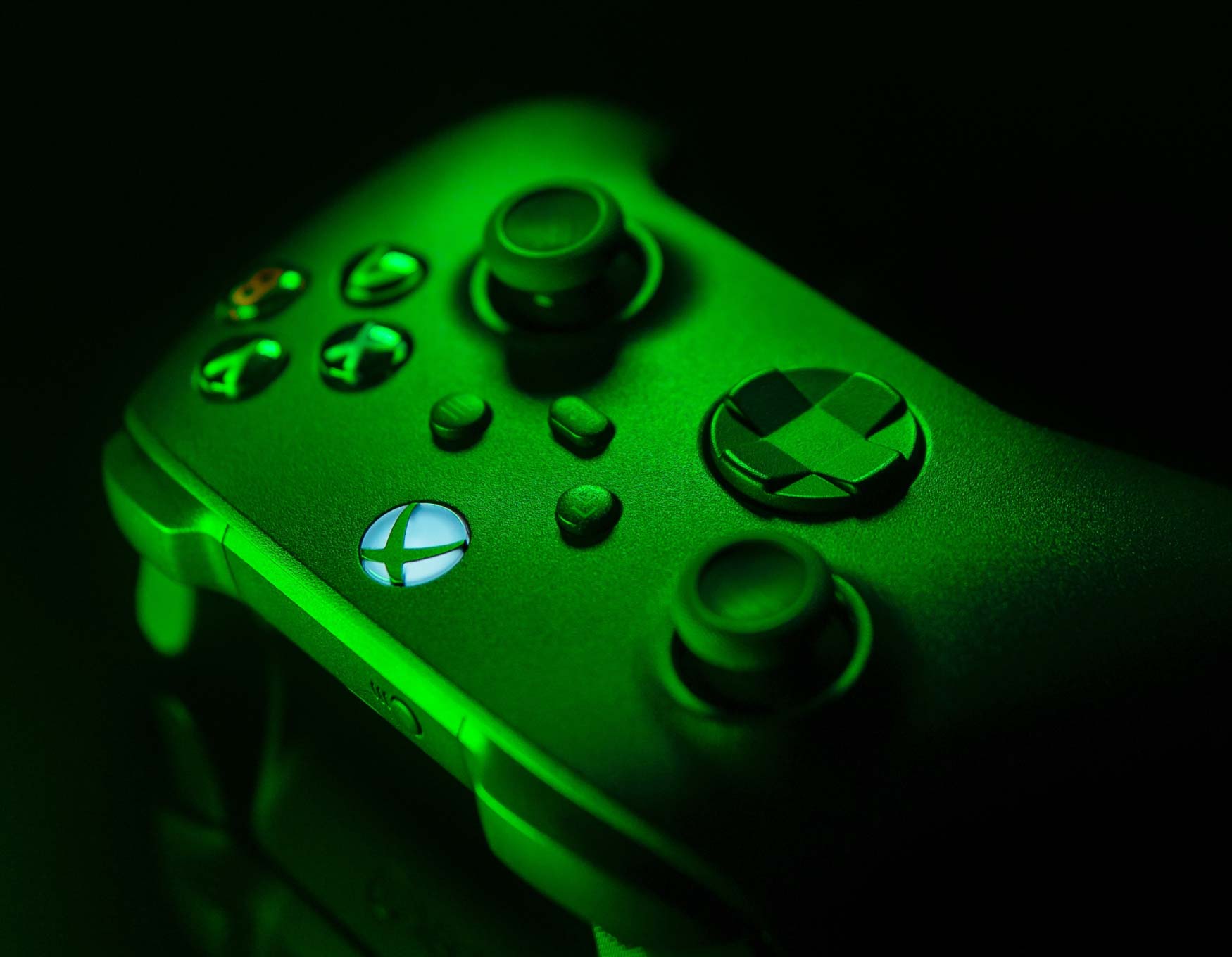 How Microsoft (MSFT) Keeps Its Share Price Strong | Superhero